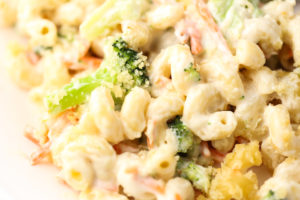 Alfredo Primavera Pasta Bake - Tabs & Tidbits