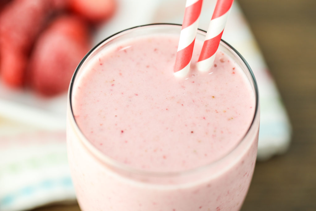 Strawberry Banana Tropical Twist Smoothie - Tabs & Tidbits