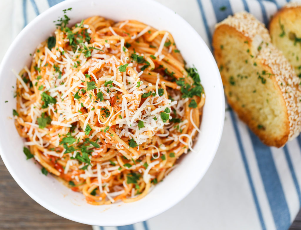 One Pot Creamy Spaghetti - Tabs & Tidbits